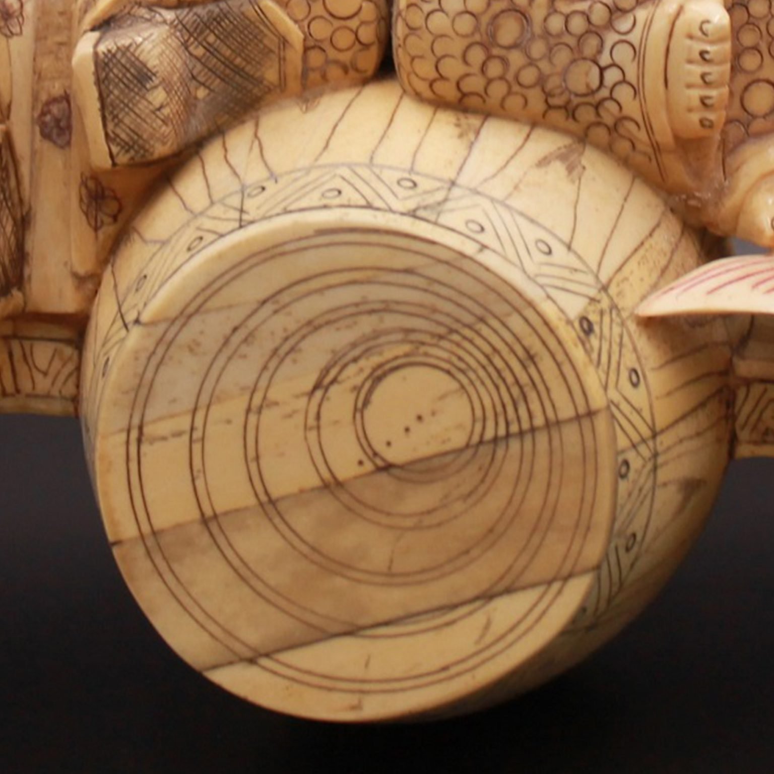 Collection of bone sculptures - TresOrient